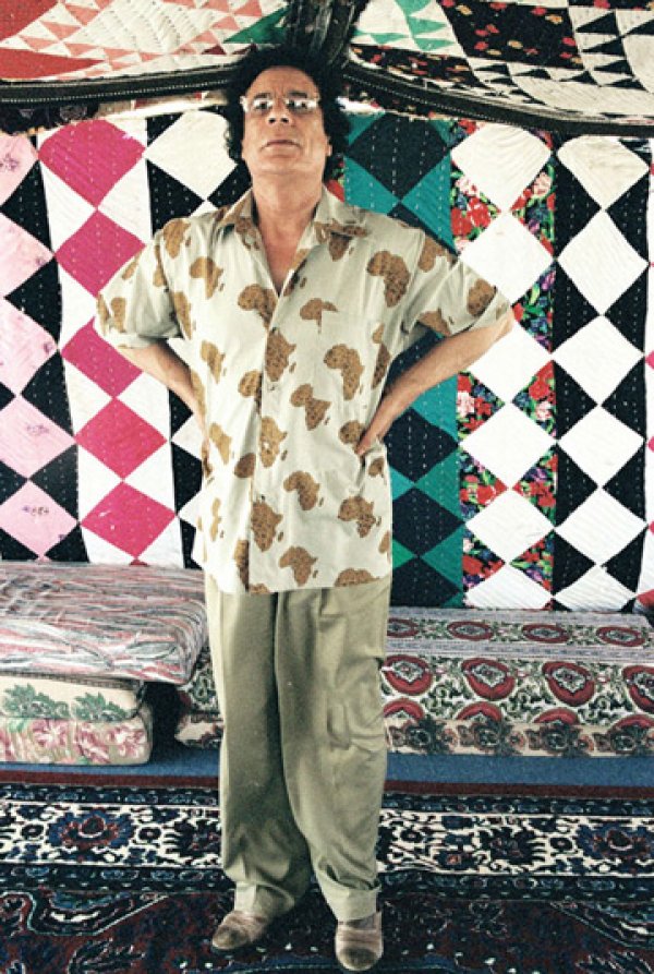 Muammar Gaddafi in his tent in Donald Trump's garden on a trip to the ...