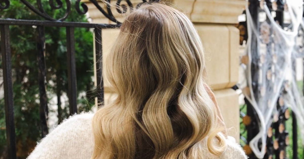 Kako dobiti talase u kosi pomoću pegle - WANNABE MAGAZINE